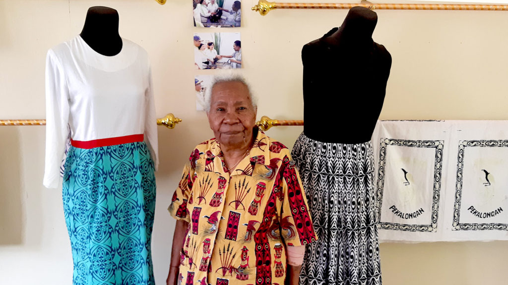 Mengenal Mama Ibo dan Batik Sentani asal Papua – The Textile Map – Blog
